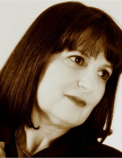 Mary Papas: 화가 남아프리카 출신 - SINGULART