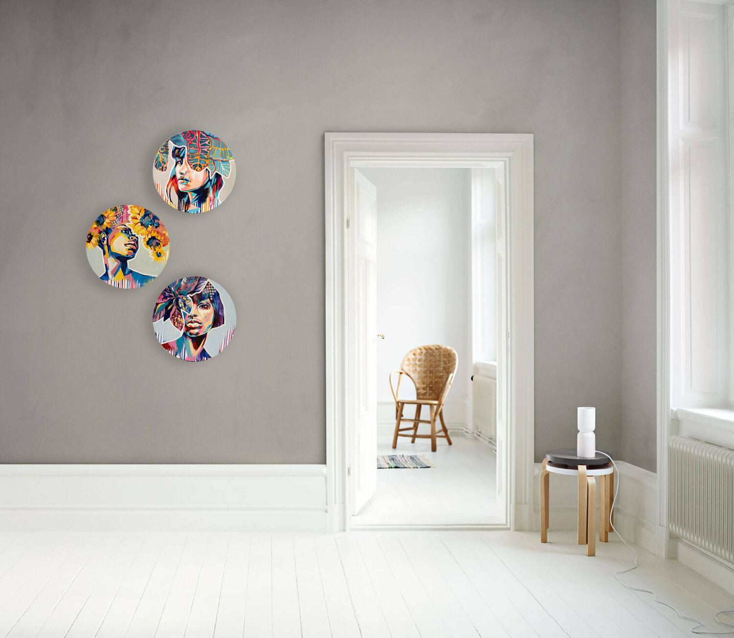 INIMITABLE WOMAN– Triptych wall art, small round canvas, female ...
